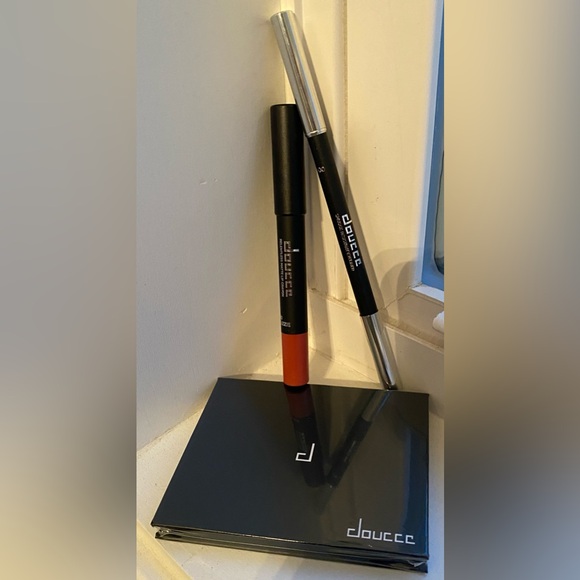 Doucce | Makeup | Doucce Bundle Of 3 Products Onthego Pallet Lip Crayon ...